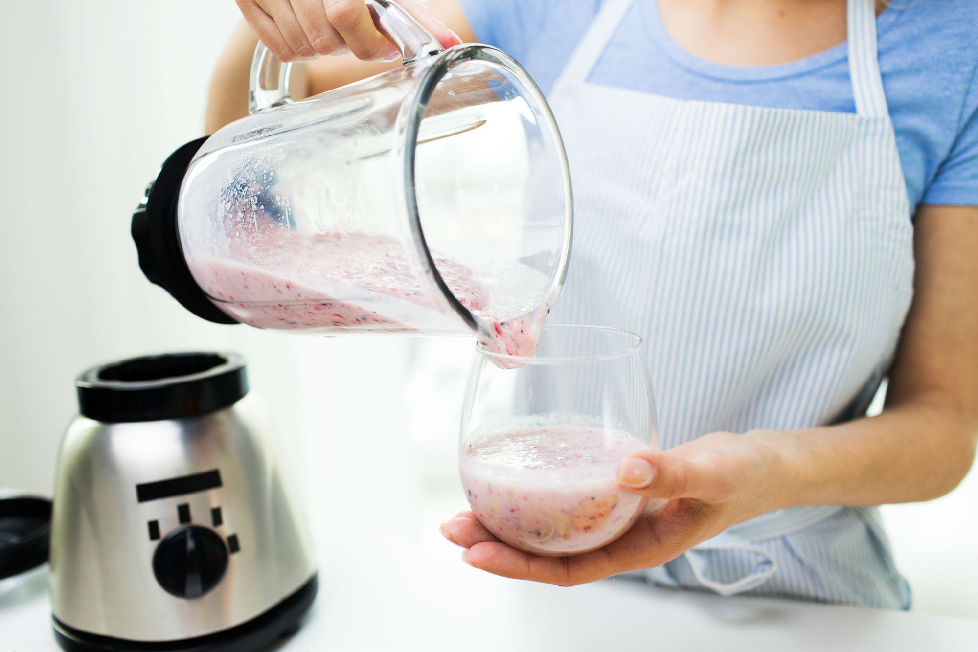 Owners of Waring Blenders Report Black Flecks in Blended Food