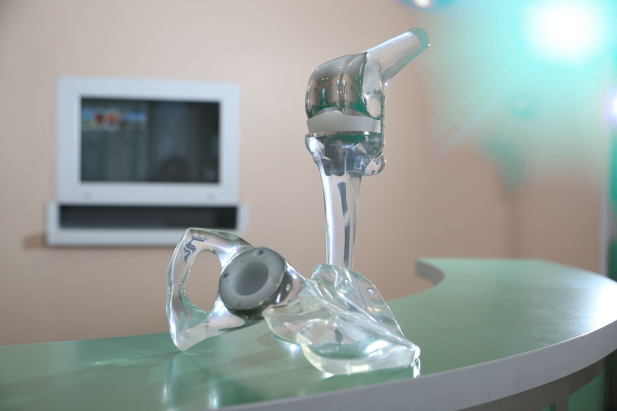 Metal On Metal Hip Implant Lawsuit Alleges Wrongful Death - Top Class ...
