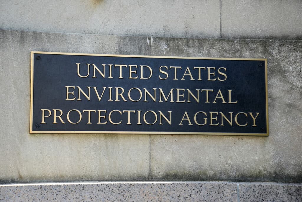 EPA to require asbestos manufacturers to report use, exposure information
