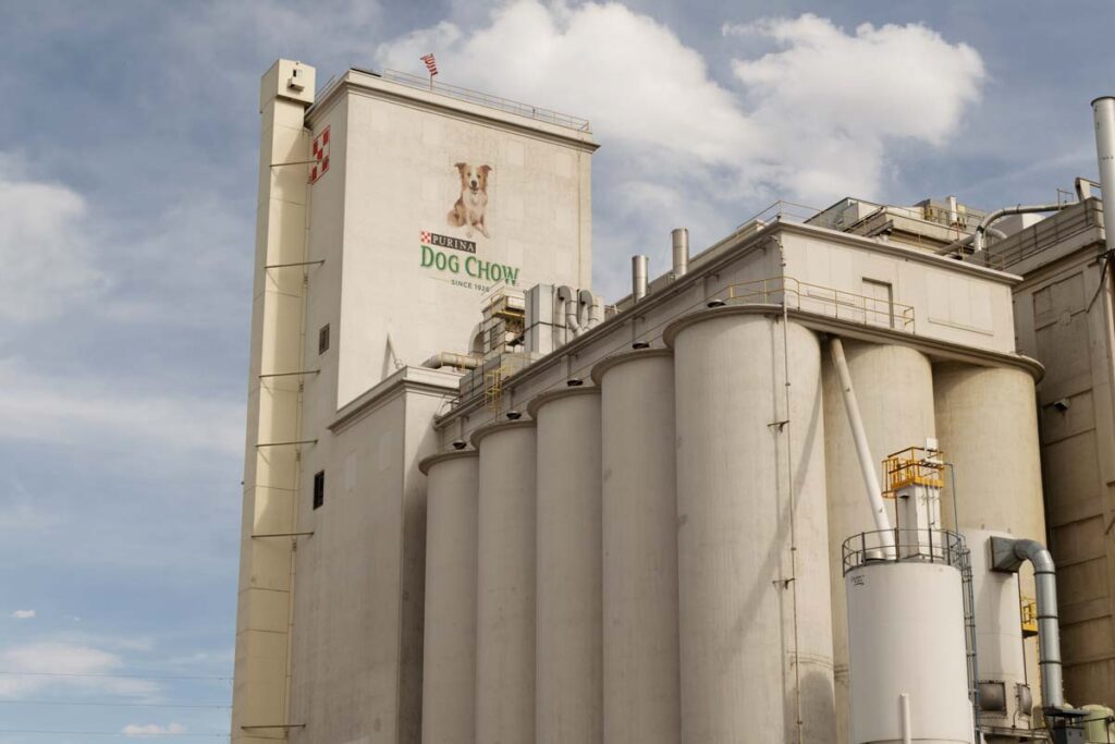 Nestlé Purina Petcare class action claims facility emits noxious fumes